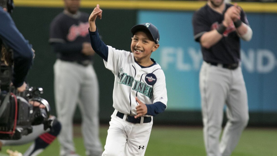 Meet Makoa: 9-year-old runs bases at Mariners' opener | king5.com