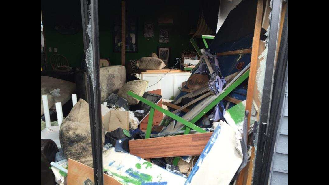 Federal Way home damaged in SWAT standoff with invader | king5.com