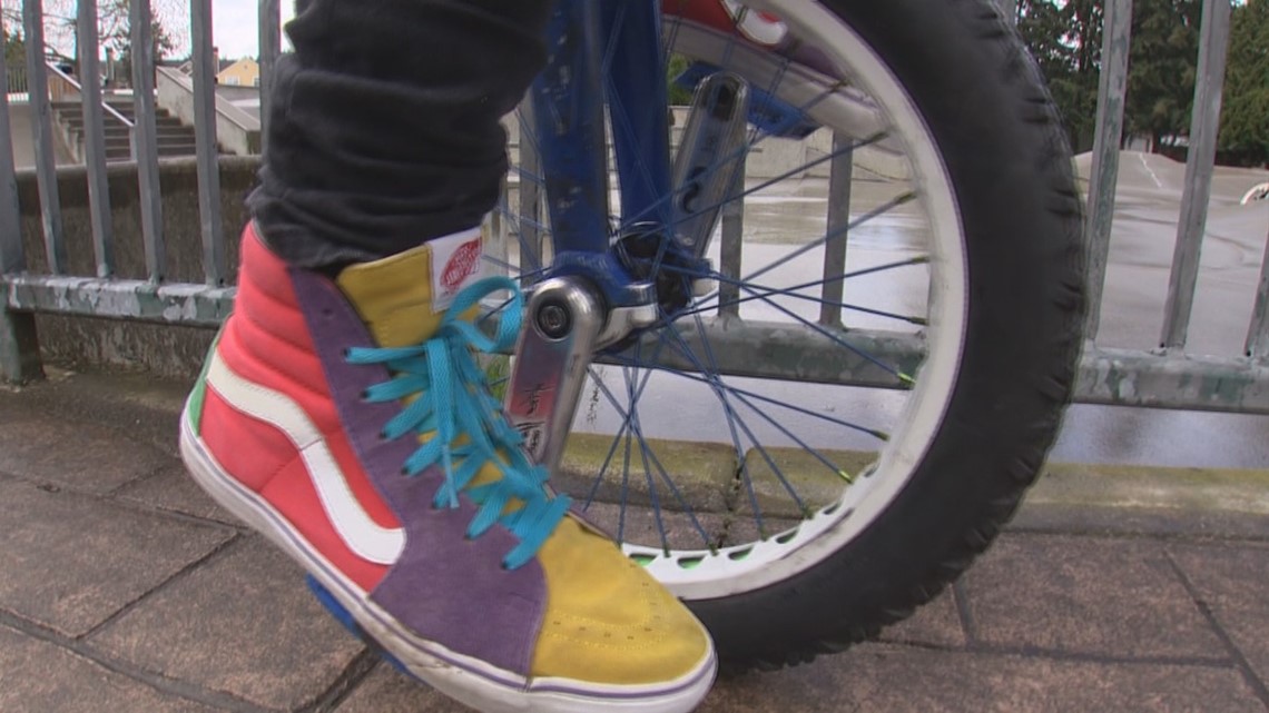 Extreme unicycling downhill mountain trails ... let's try it! | king5.com