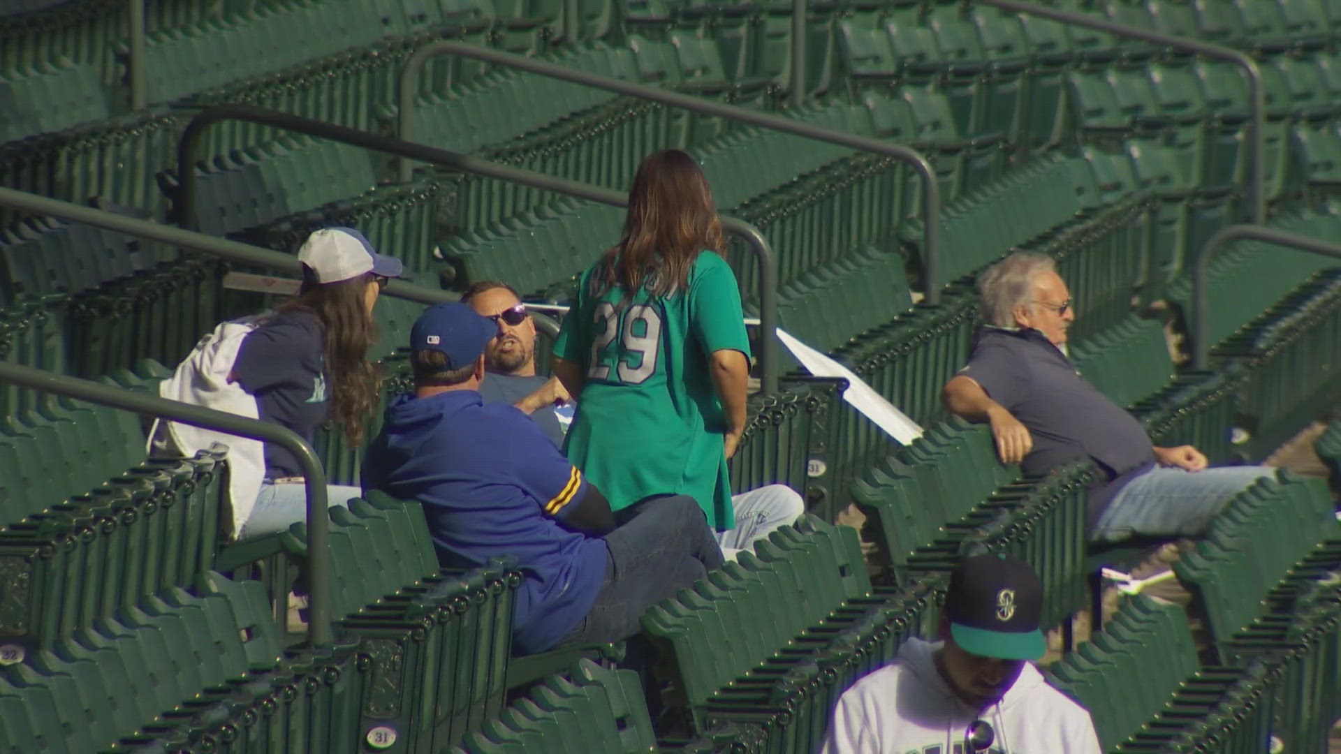 ALDS Game 4 watch party at T-Mobile Park brings hundreds of fans ...