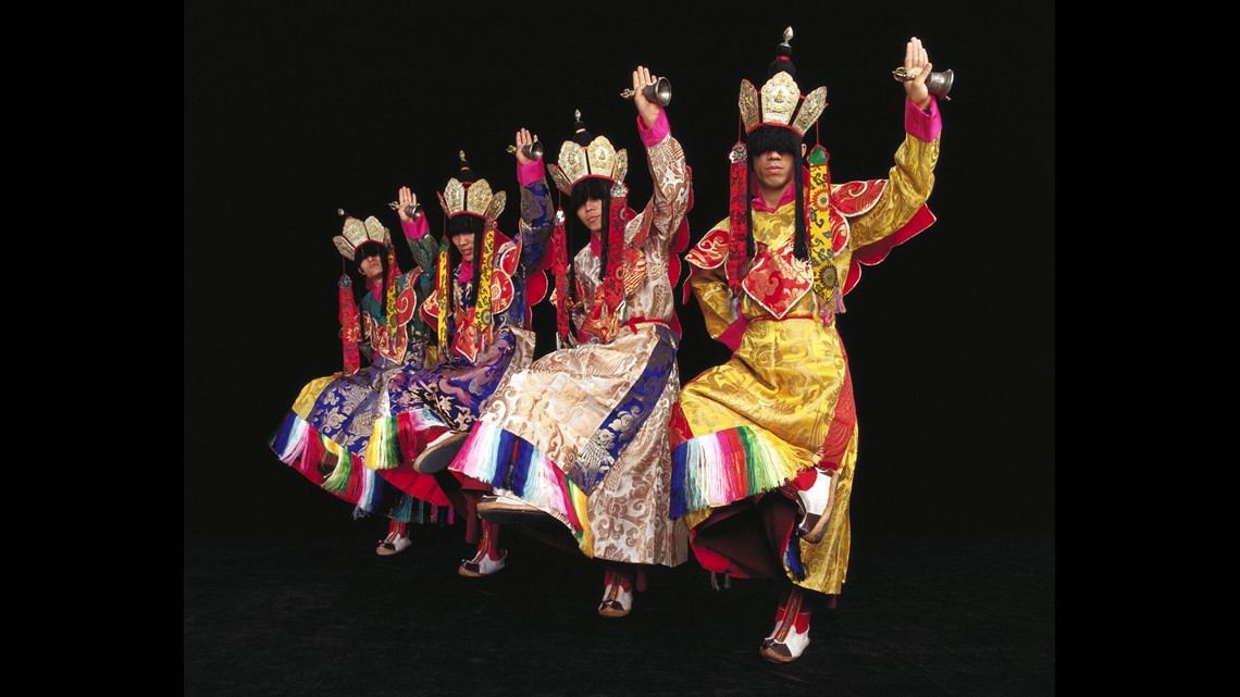 Take 5: Tibetan artist monks in Edmonds on world tour | king5.com