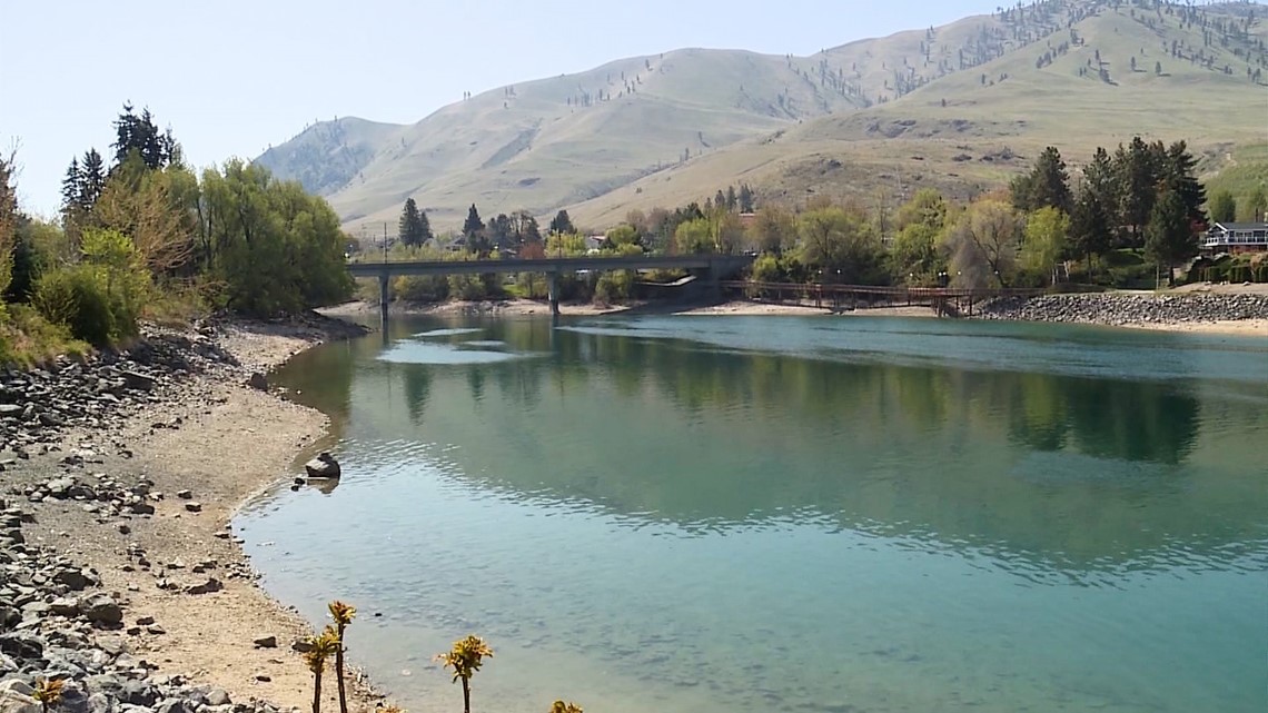Get a taste of Lake Chelan with Chelan Electric Bikes wine tour | king5.com