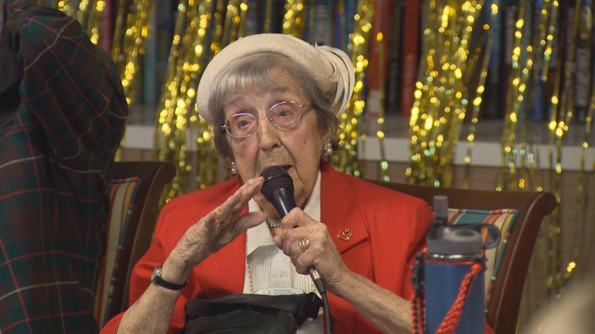 Heeeere's Doreen! 102-year-old stars in Seattle talk show | king5.com
