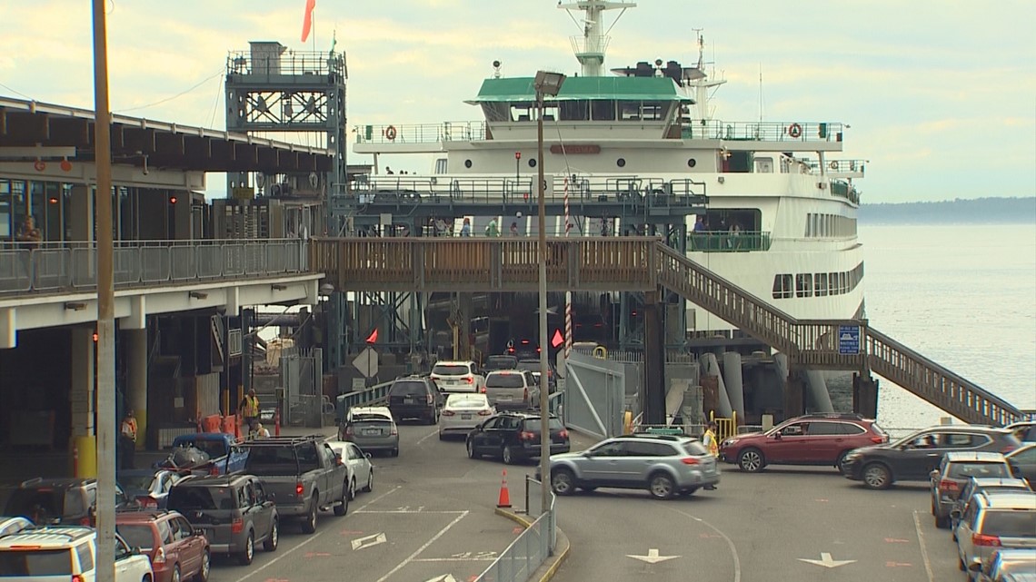 New entrance at Seattle's Colman Dock faces holiday rush | king5.com