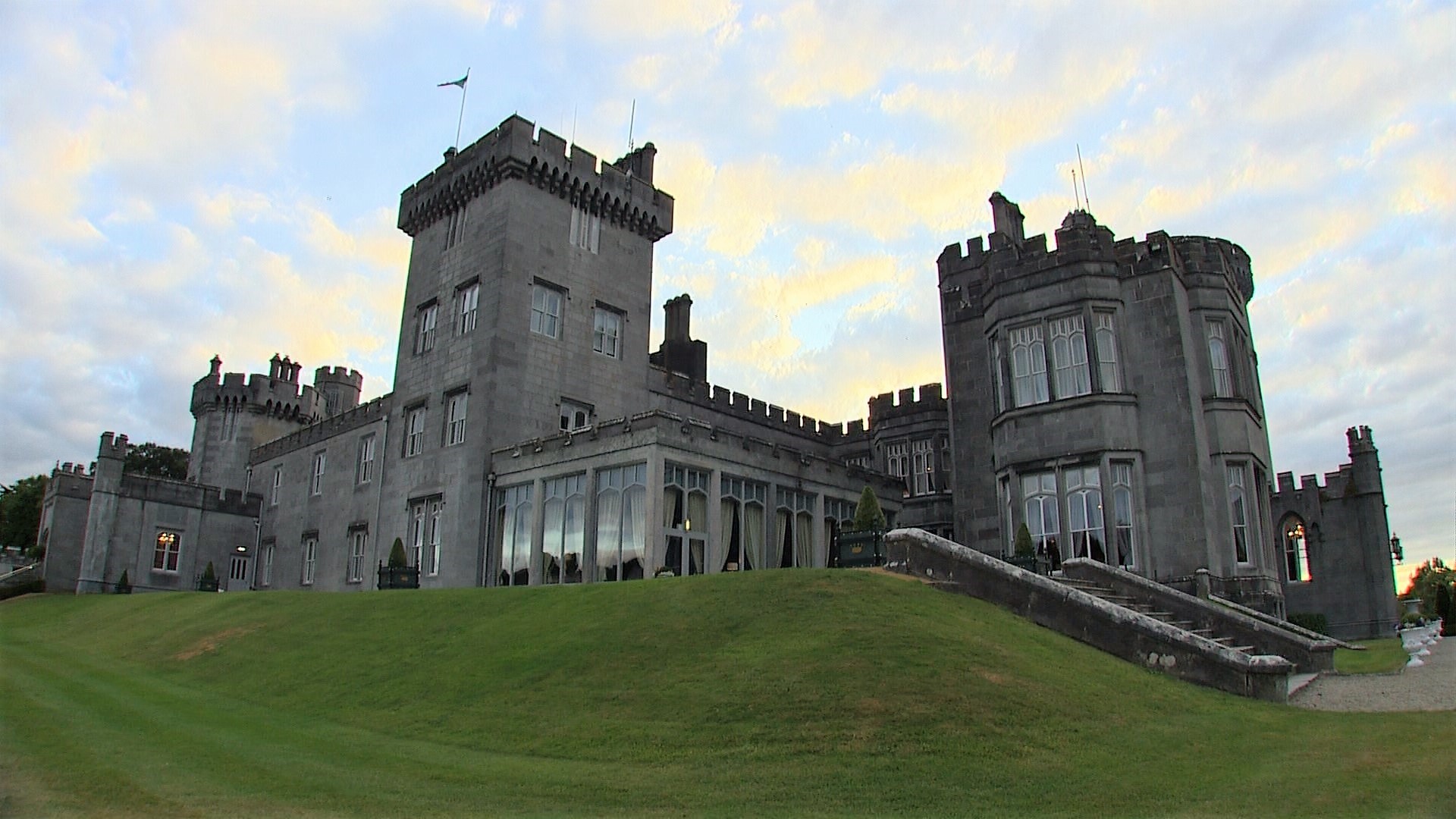 Spend the night in a fairy tale at Ireland's Dromoland Castle | king5.com