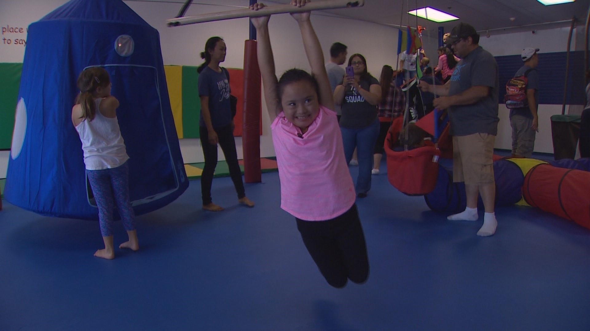 Gym for kids of all abilities opens in Federal Way | king5.com