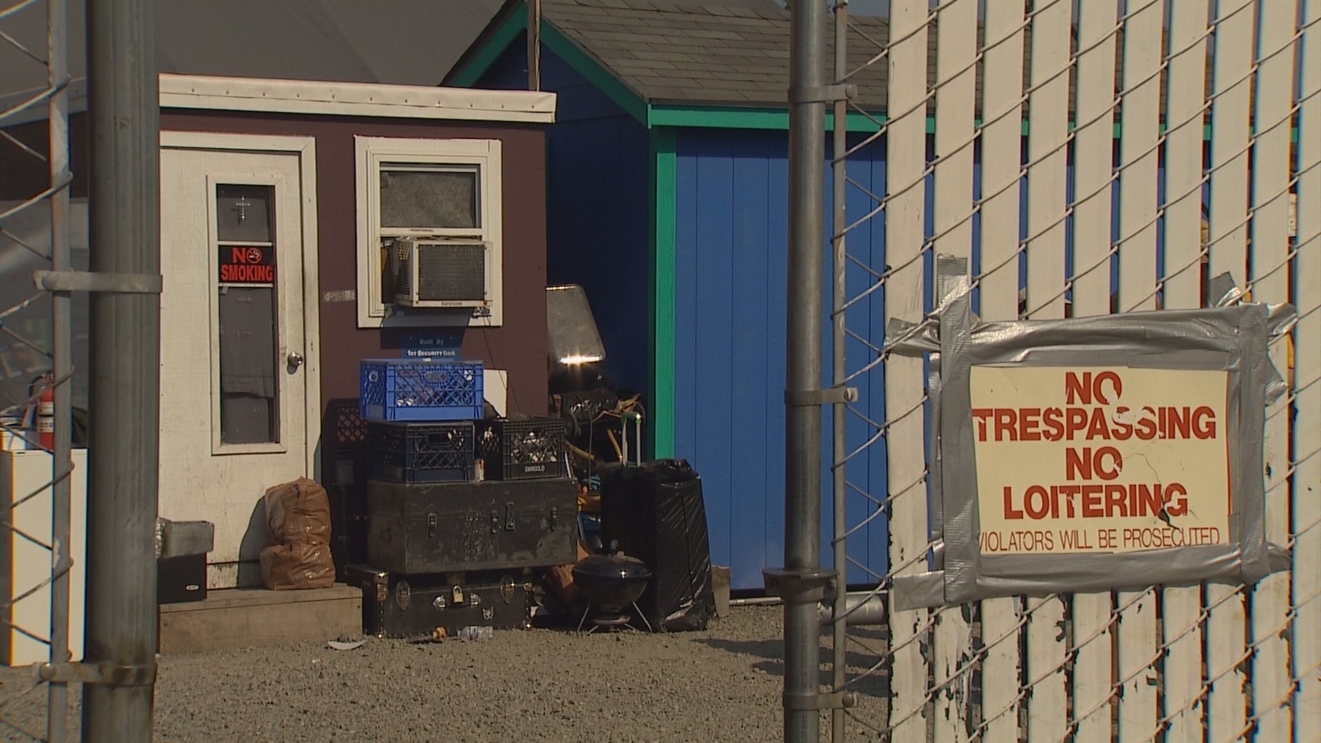 Controversial tiny house village for Seattle homeless to close | king5.com