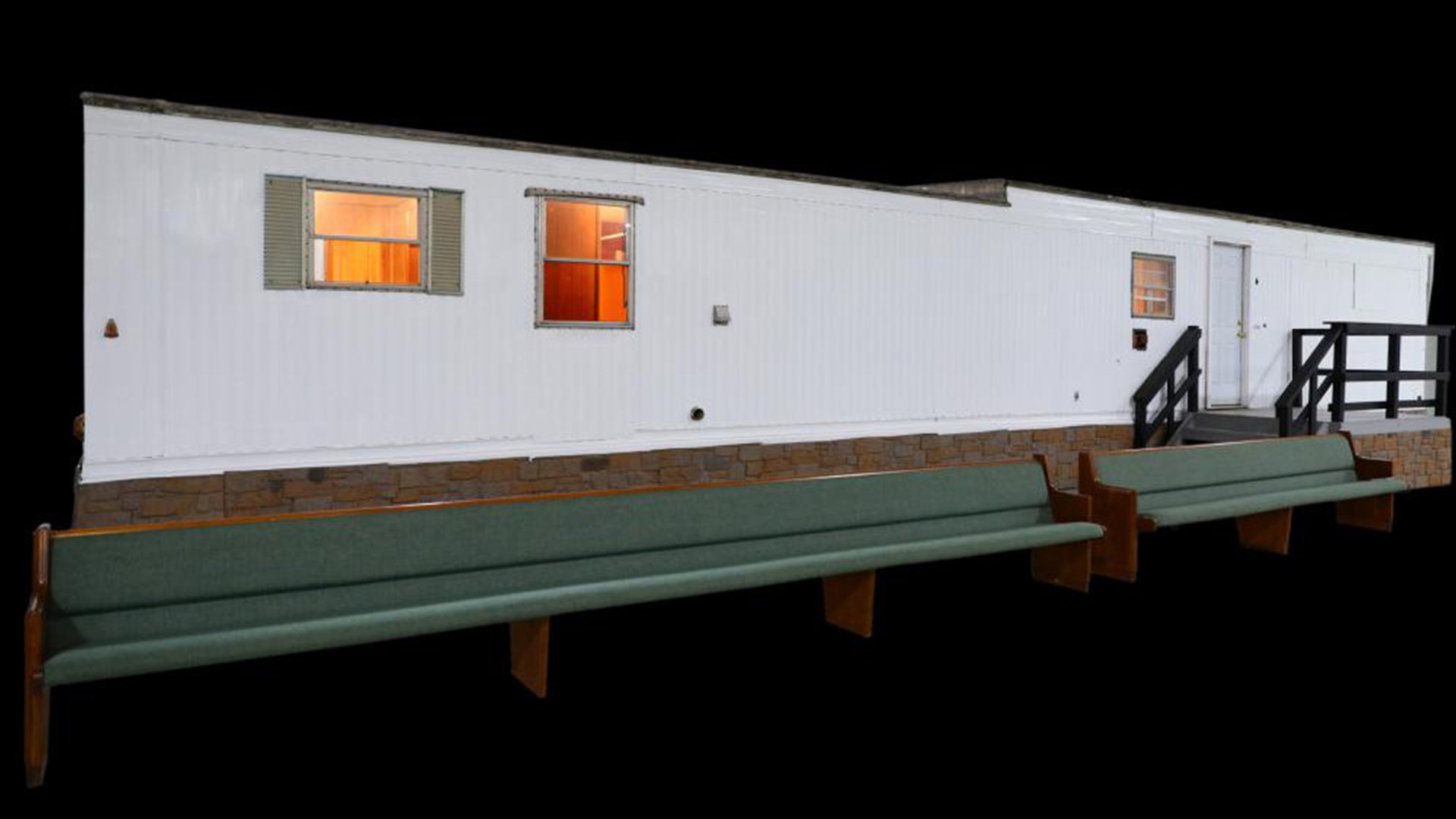 Live like a King: Elvis' mobile home up for auction | king5.com