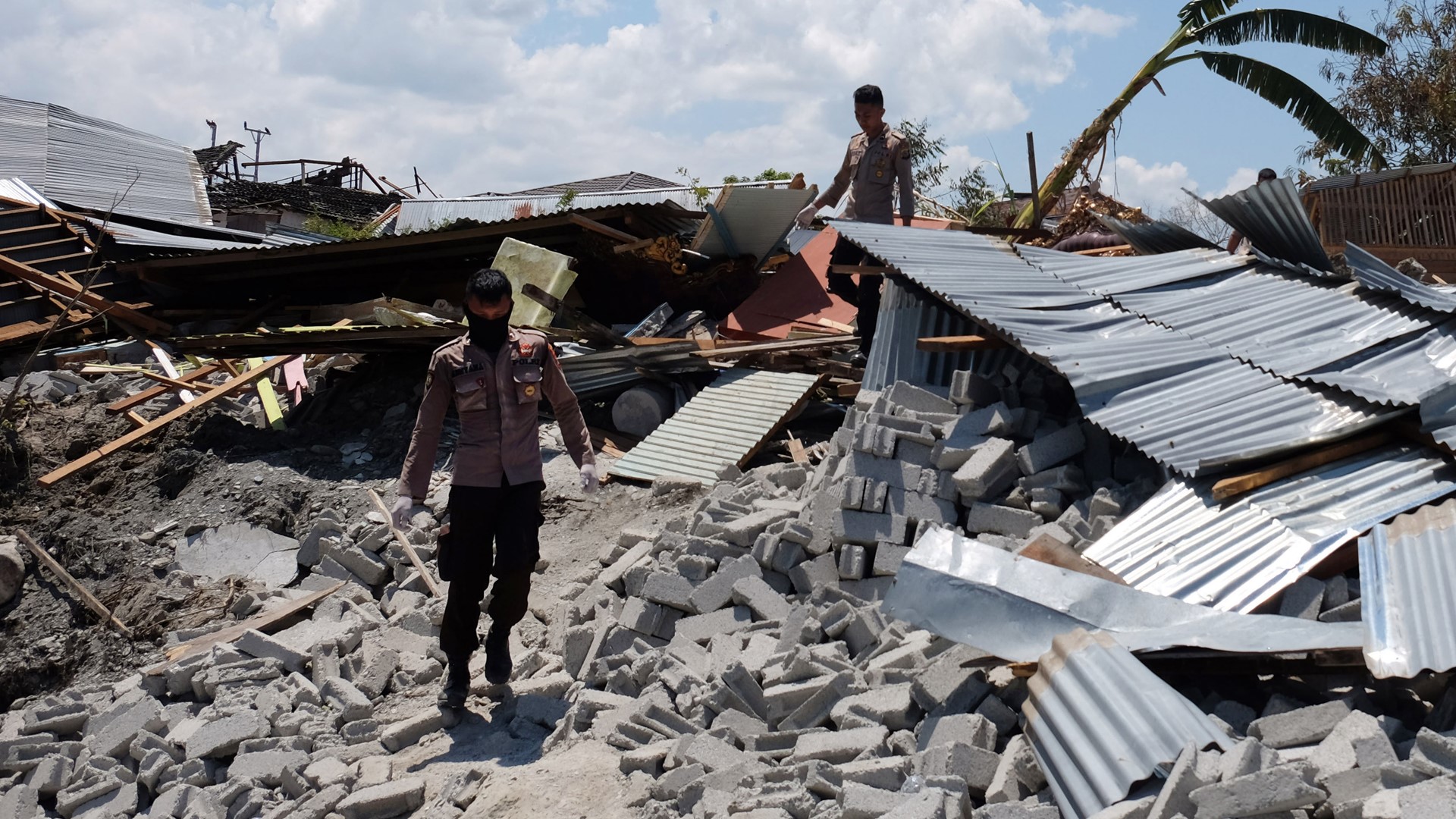 Tips for donating to Indonesian tsunami relief effort | king5.com