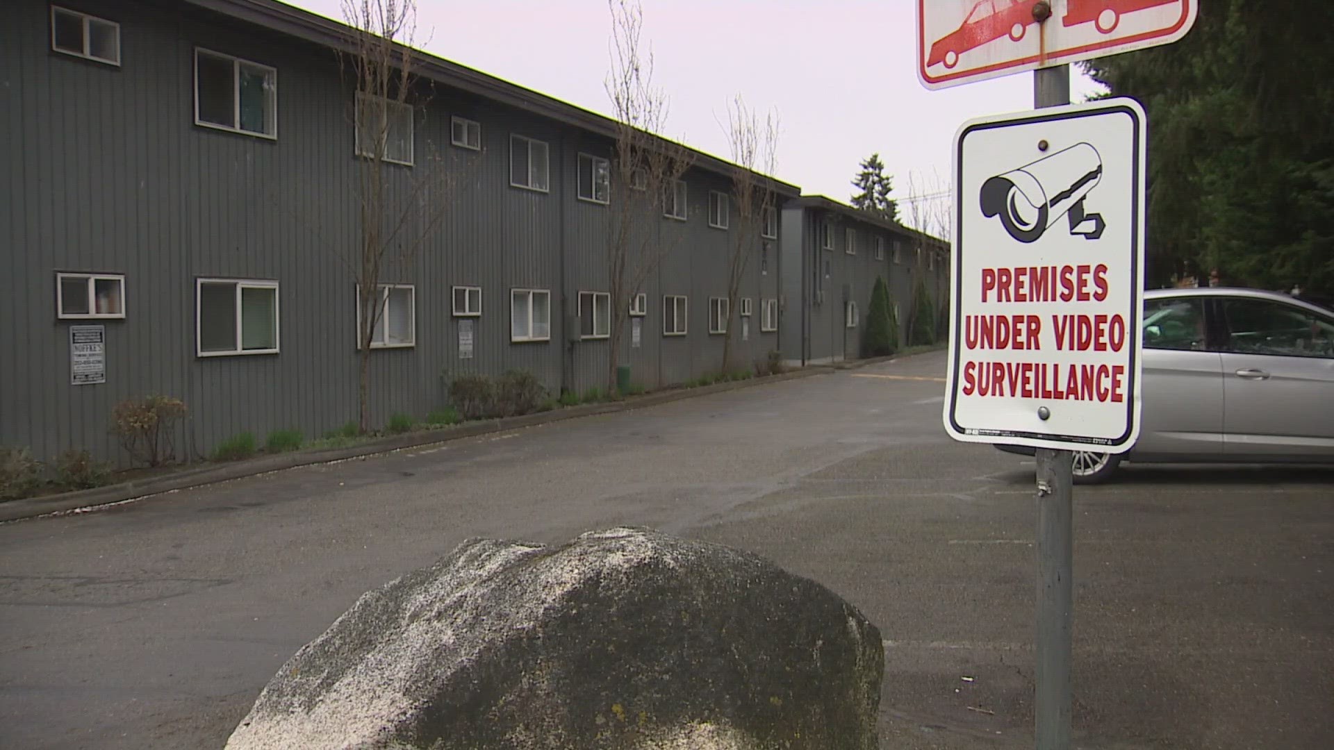 Man shoots at neighbor's apartment, then returns and kills ex ...