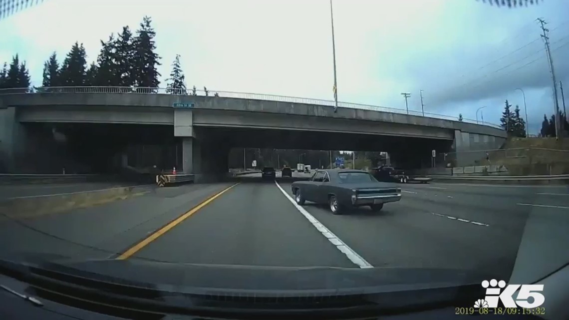 Video shows car fall off trailer, crash into car driving down I-5 in ...