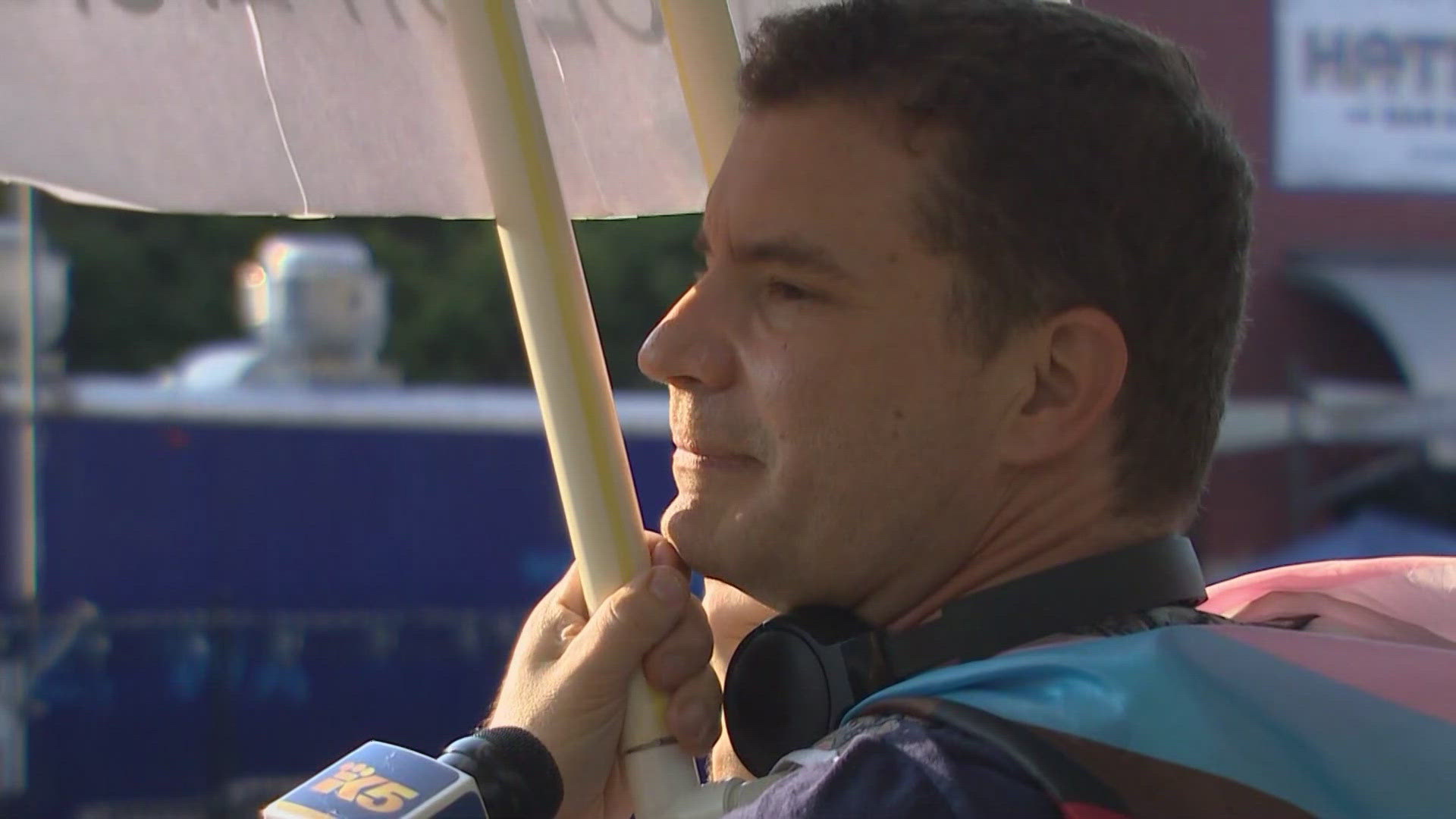 Mariners seek fan input on loud street preachers | king5.com