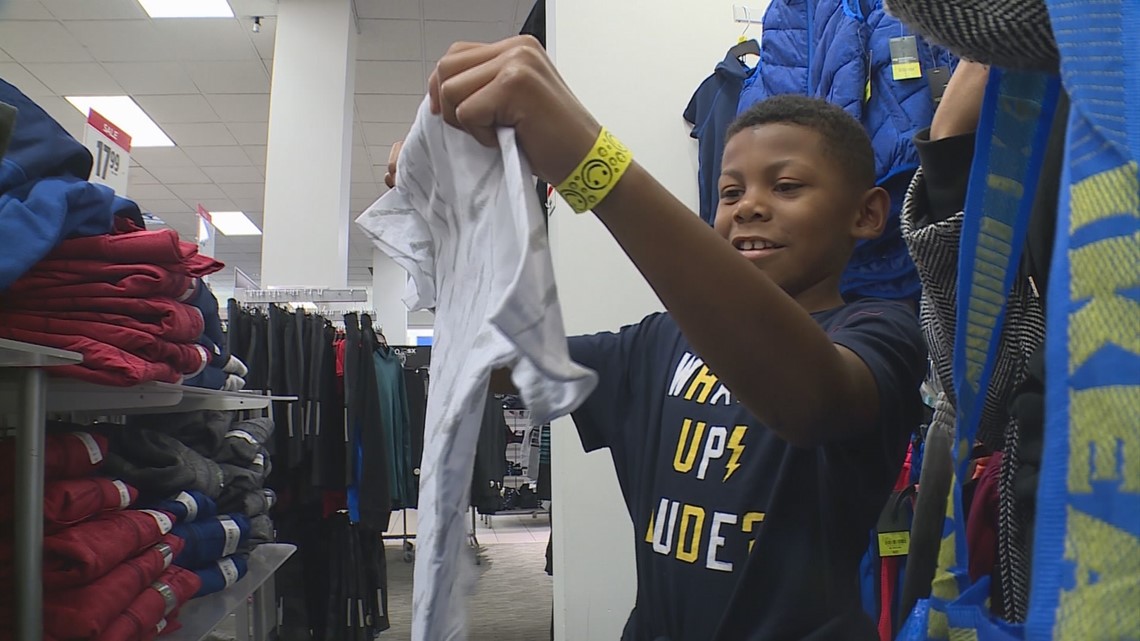 Shopping event helps Seattle kids in need buy school clothes | king5.com