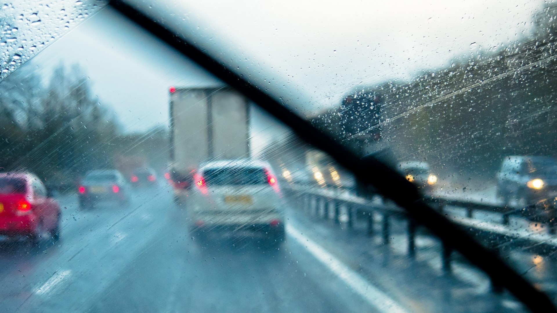5 ways to stay safe driving on wet roads | king5.com