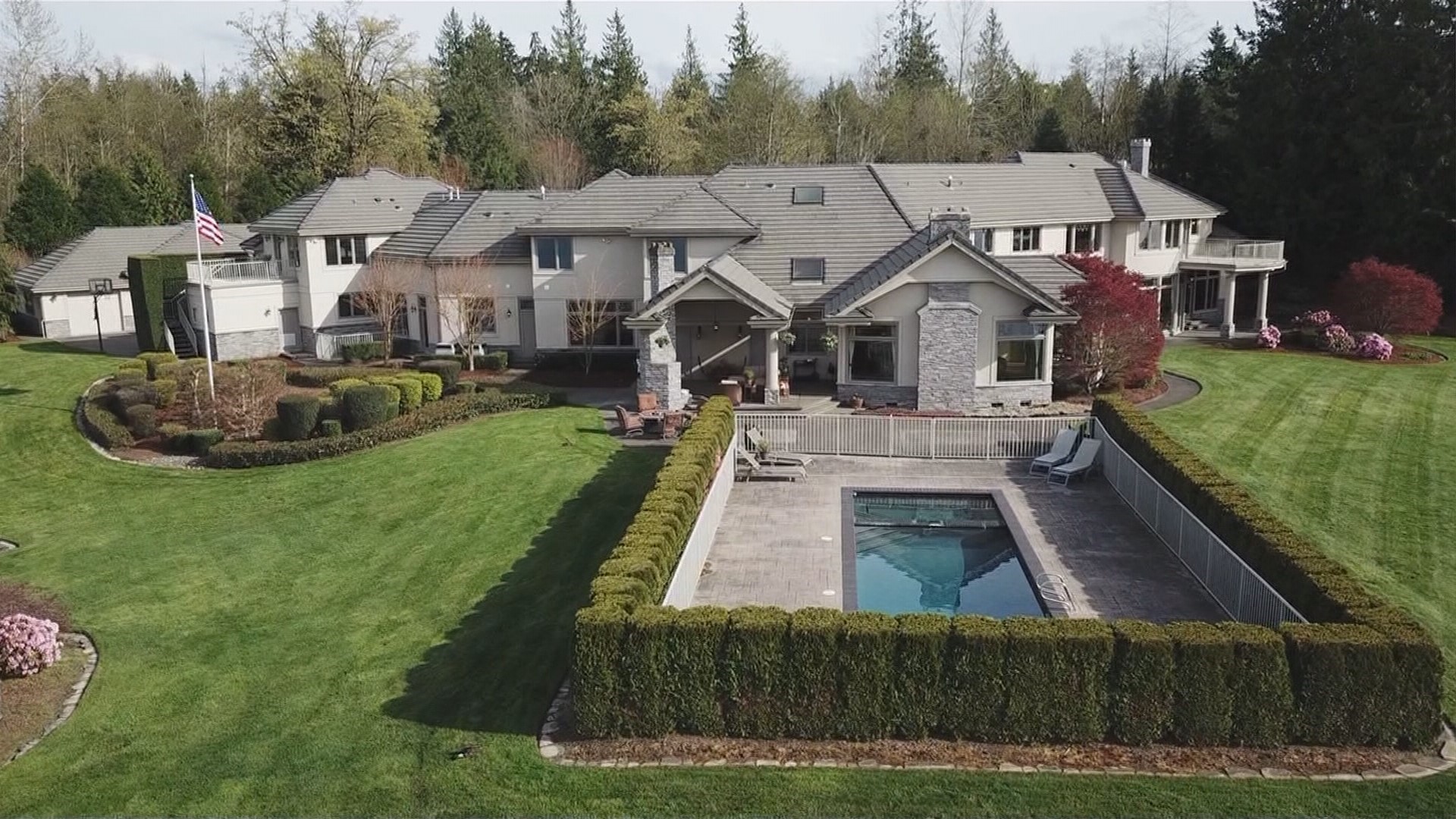 This Snag Island mansion is lakeside-livin' at its finest | king5.com