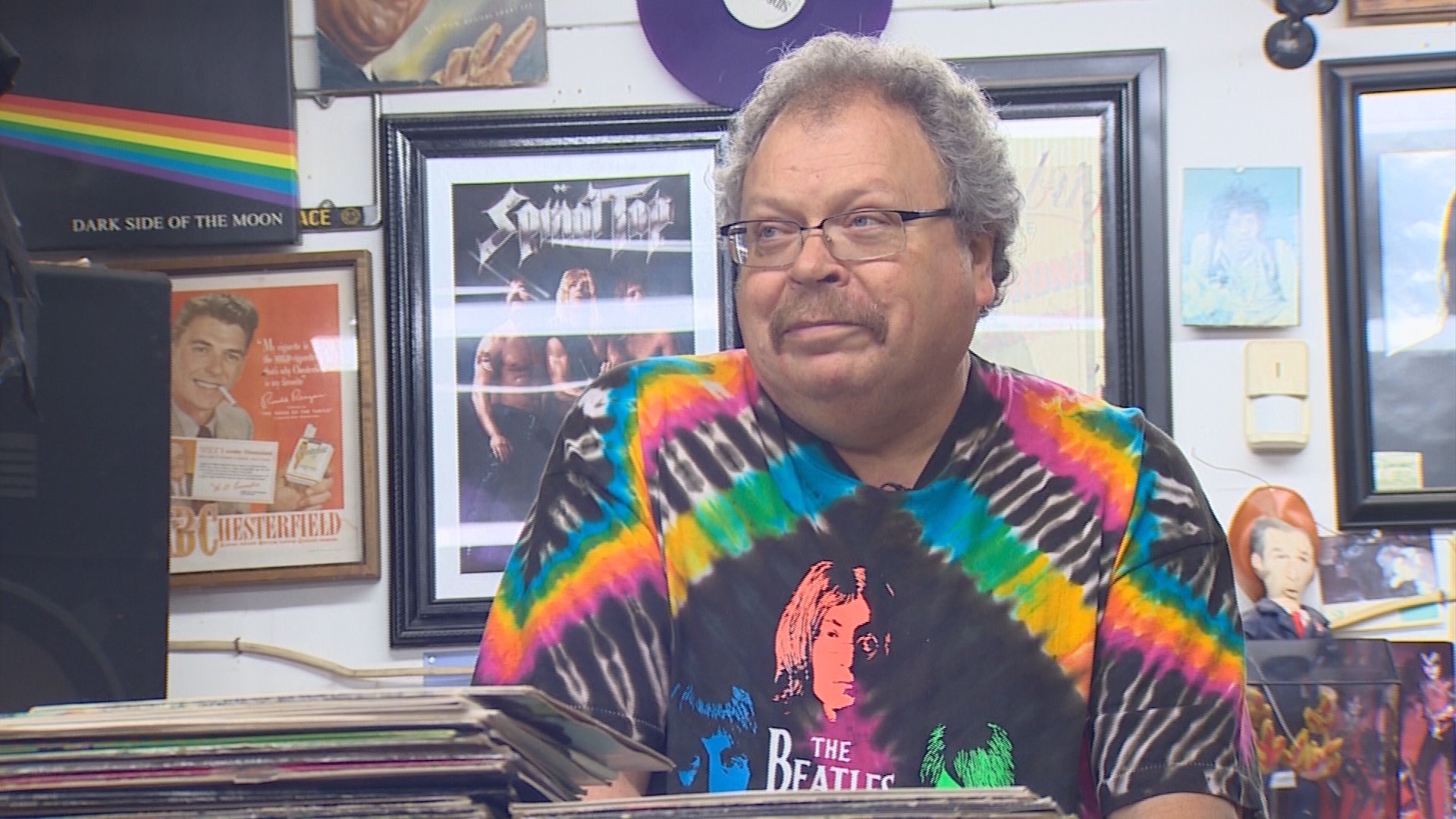 Lynnwood man runs major record store out of his garage | king5.com