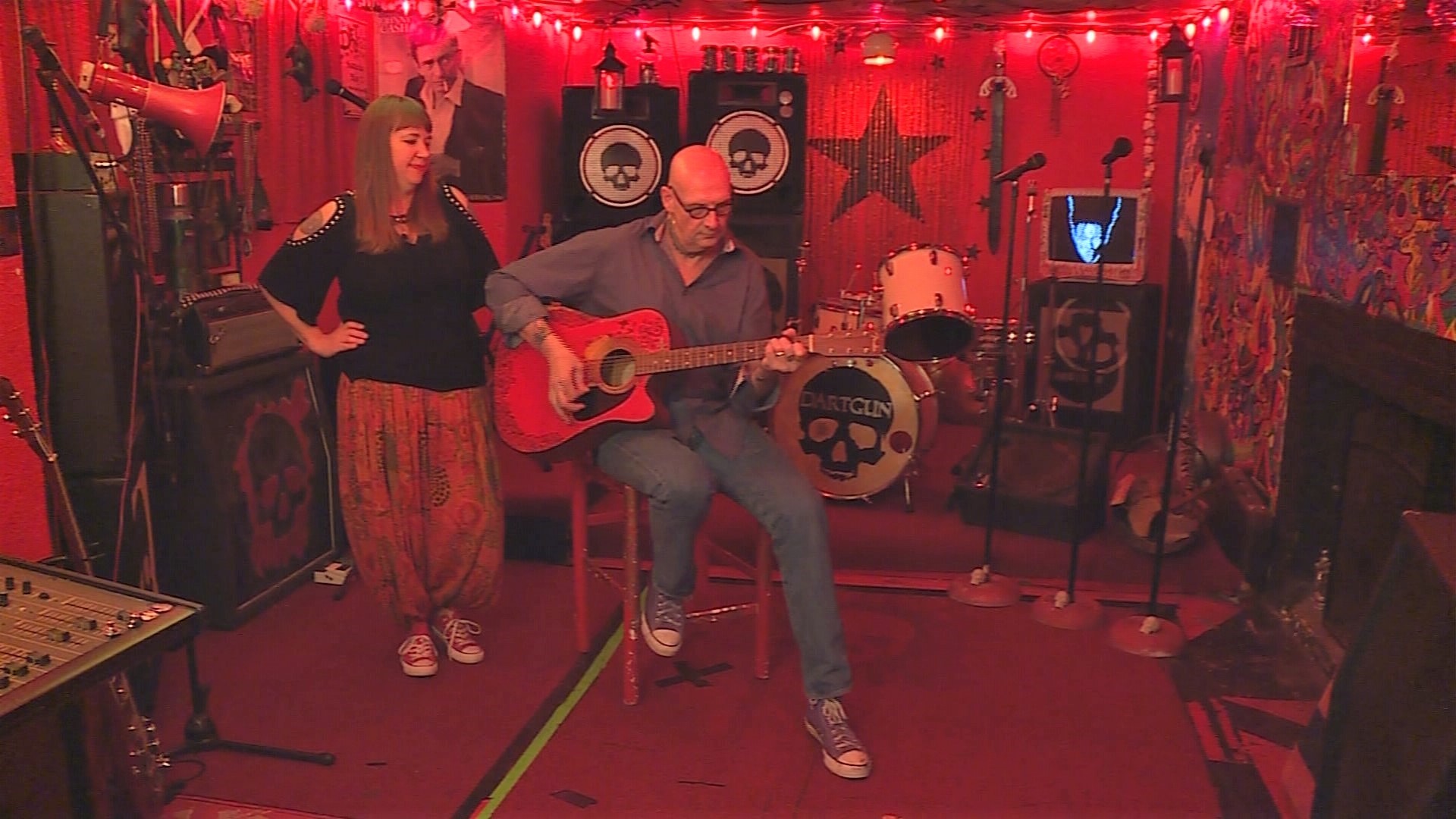 This Portland couple takes us back to the 60s with their psychedelic ...