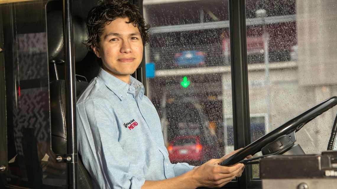 This bus driver is making the most of his route | king5.com