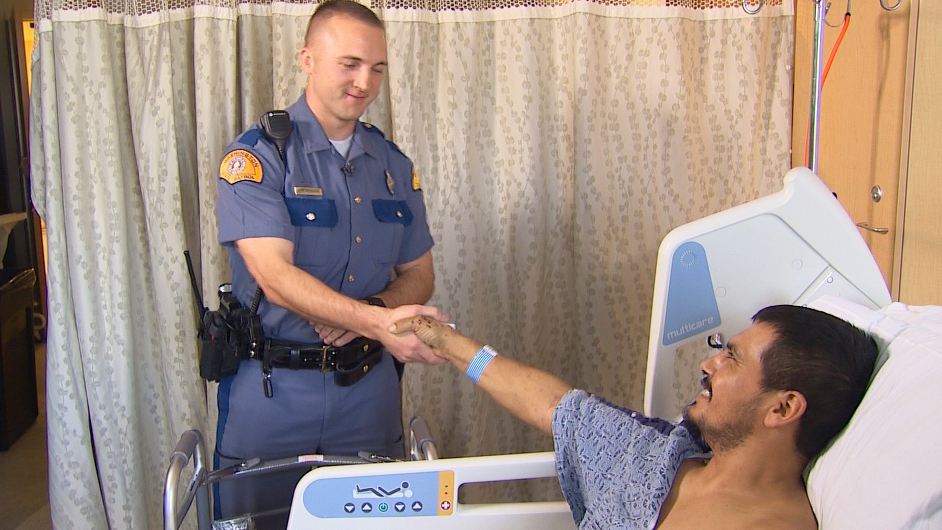 Lacey man says WSP trooper saved his life after crash | king5.com