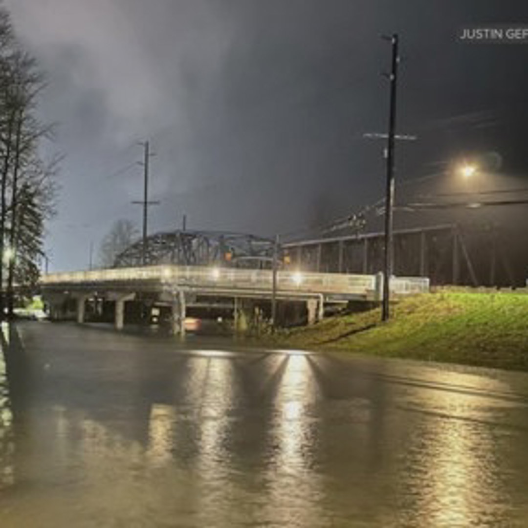 Water floods roadways, farm animals evacuated | Atmospheric river ...
