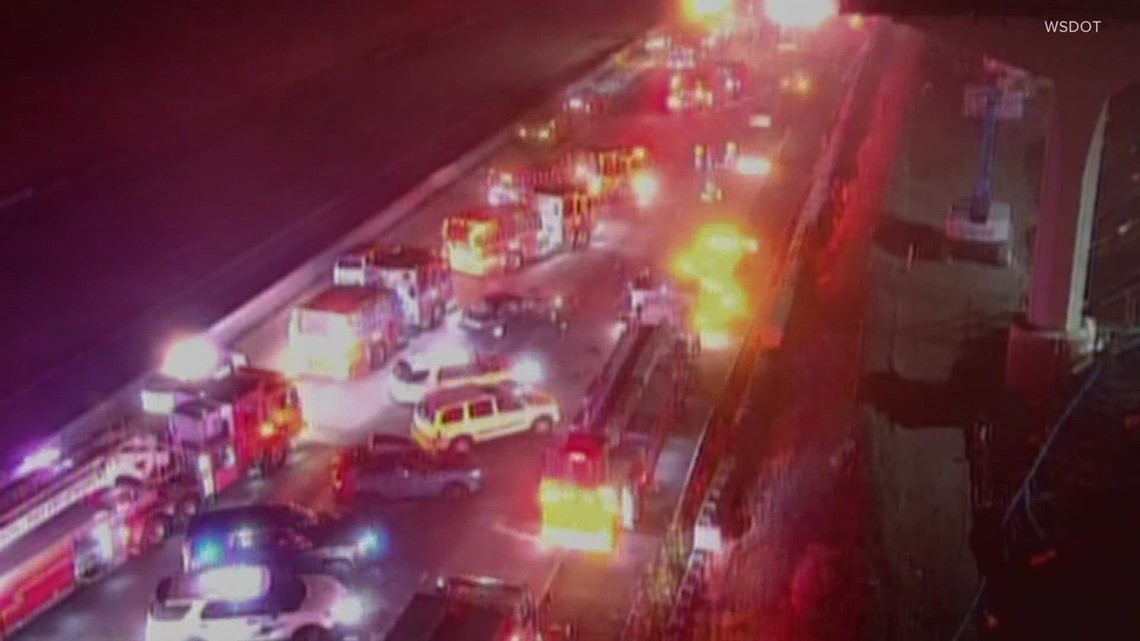 BREAKING: I-5 N shut down after four-vehicle crash | king5.com