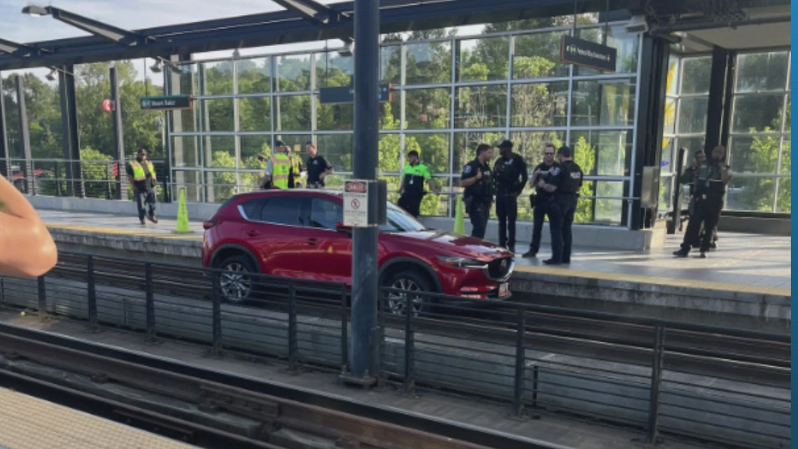 Car drives onto elevated light rail tracks in Seattle | ResetEra