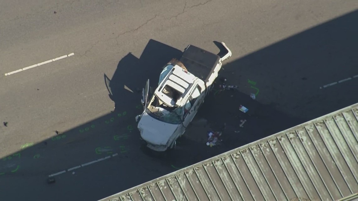 2 killed in crash at Tacoma Narrows Bridge toll booths | king5.com