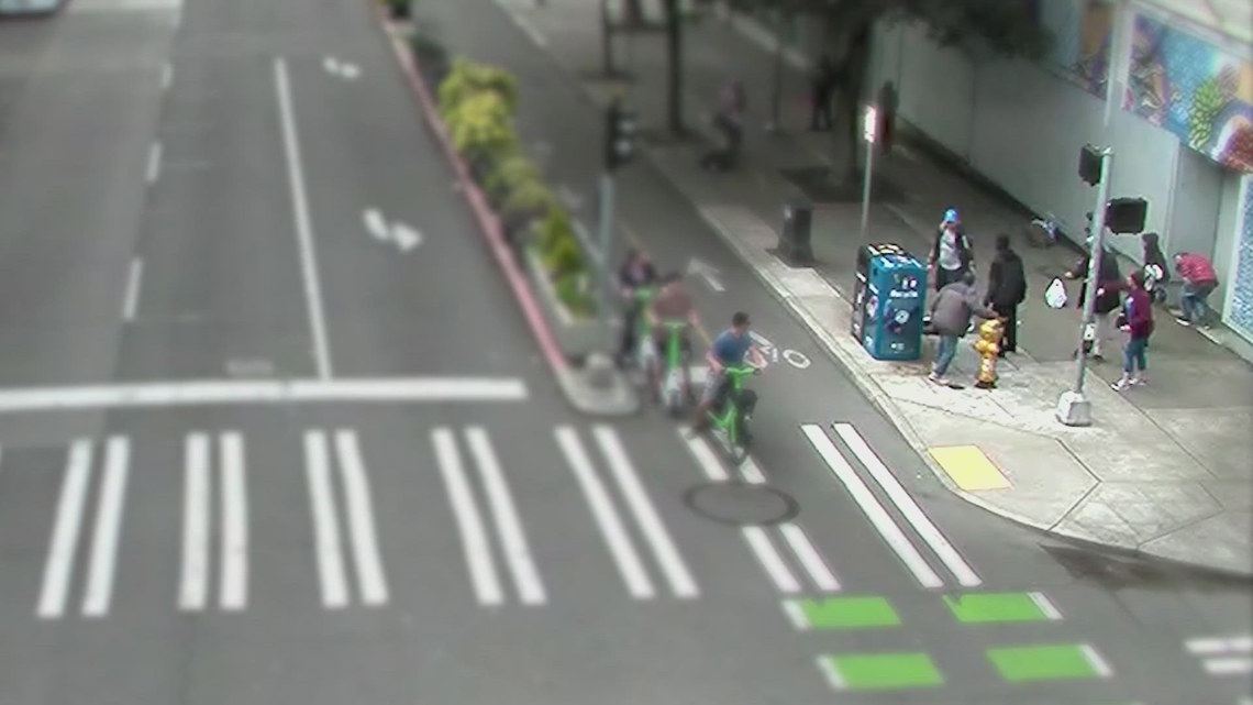 Suspect caught on camera stabbing victim who refused to give up food ...