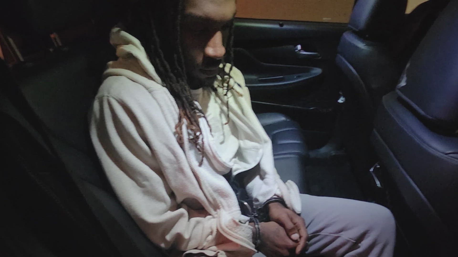 Search continues for fugitive who fled on light rail from SEA Airport | king5.com