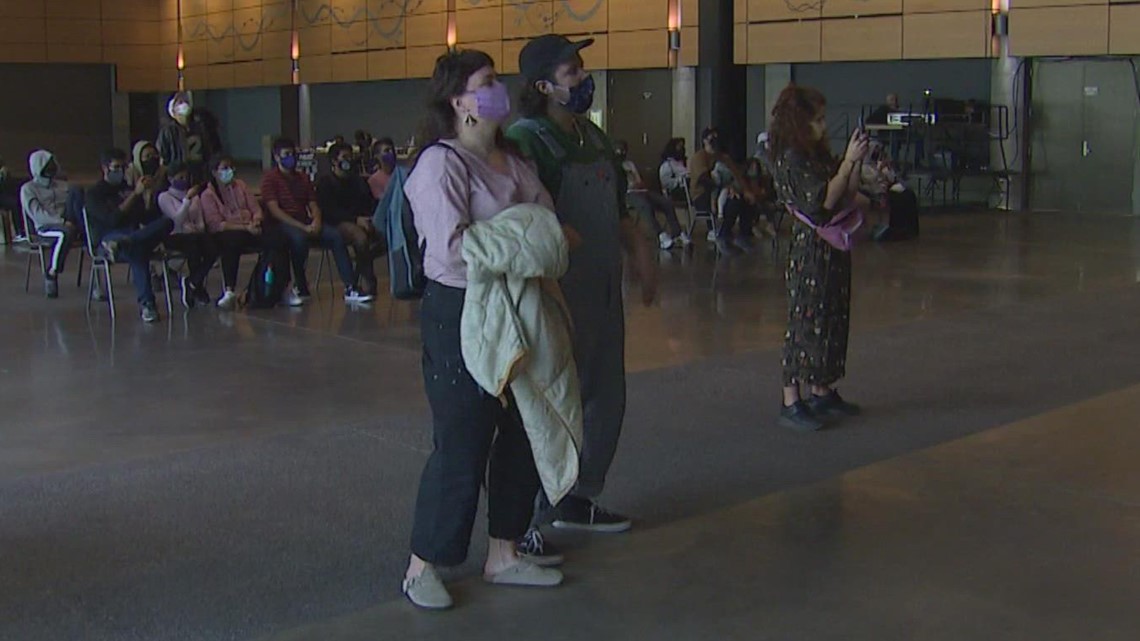 'Welcome Back, Seattle' concert upstaged by wet weekend weather | king5.com