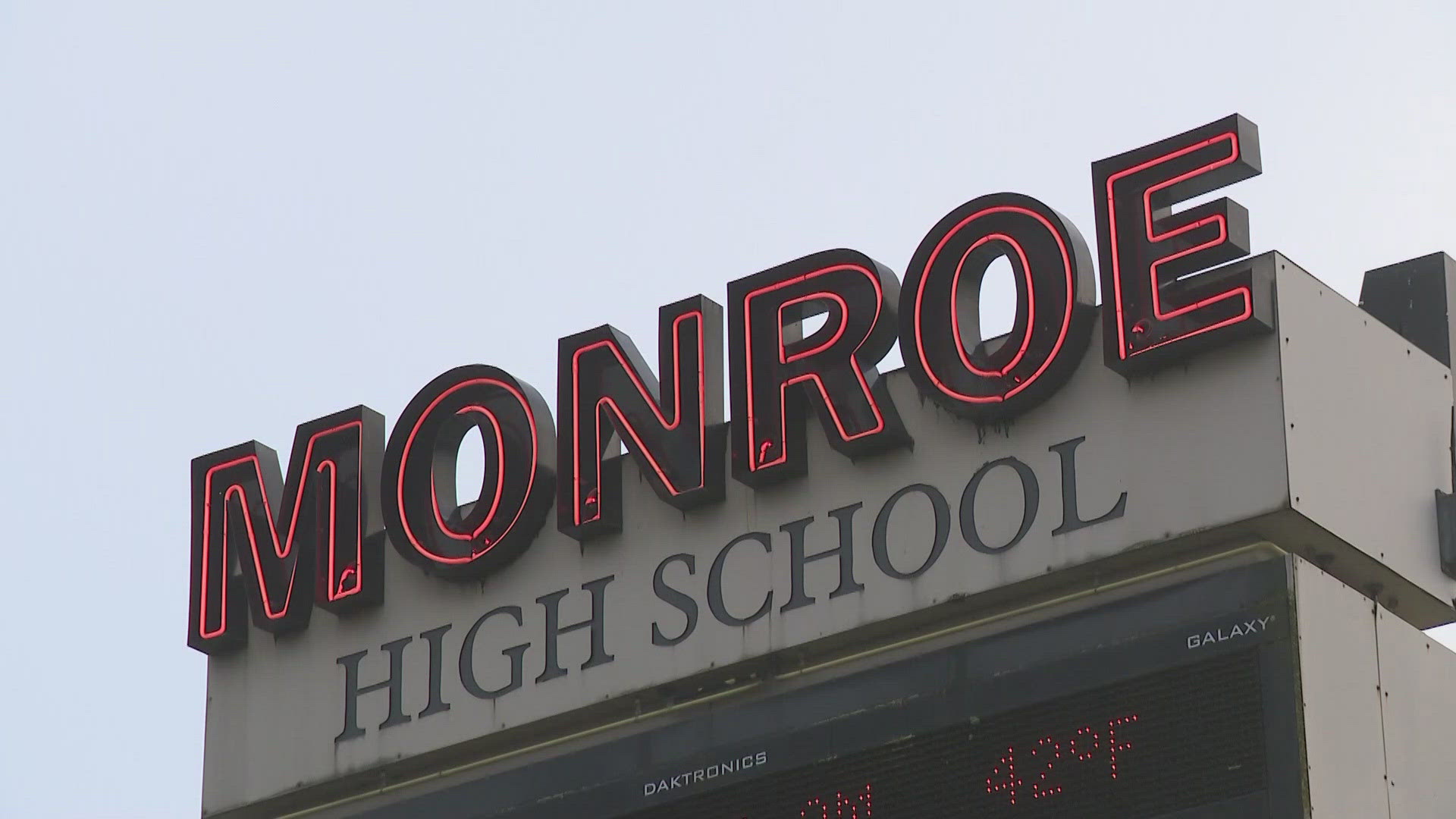 Monroe High School closes Monday after electrical fire | king5.com