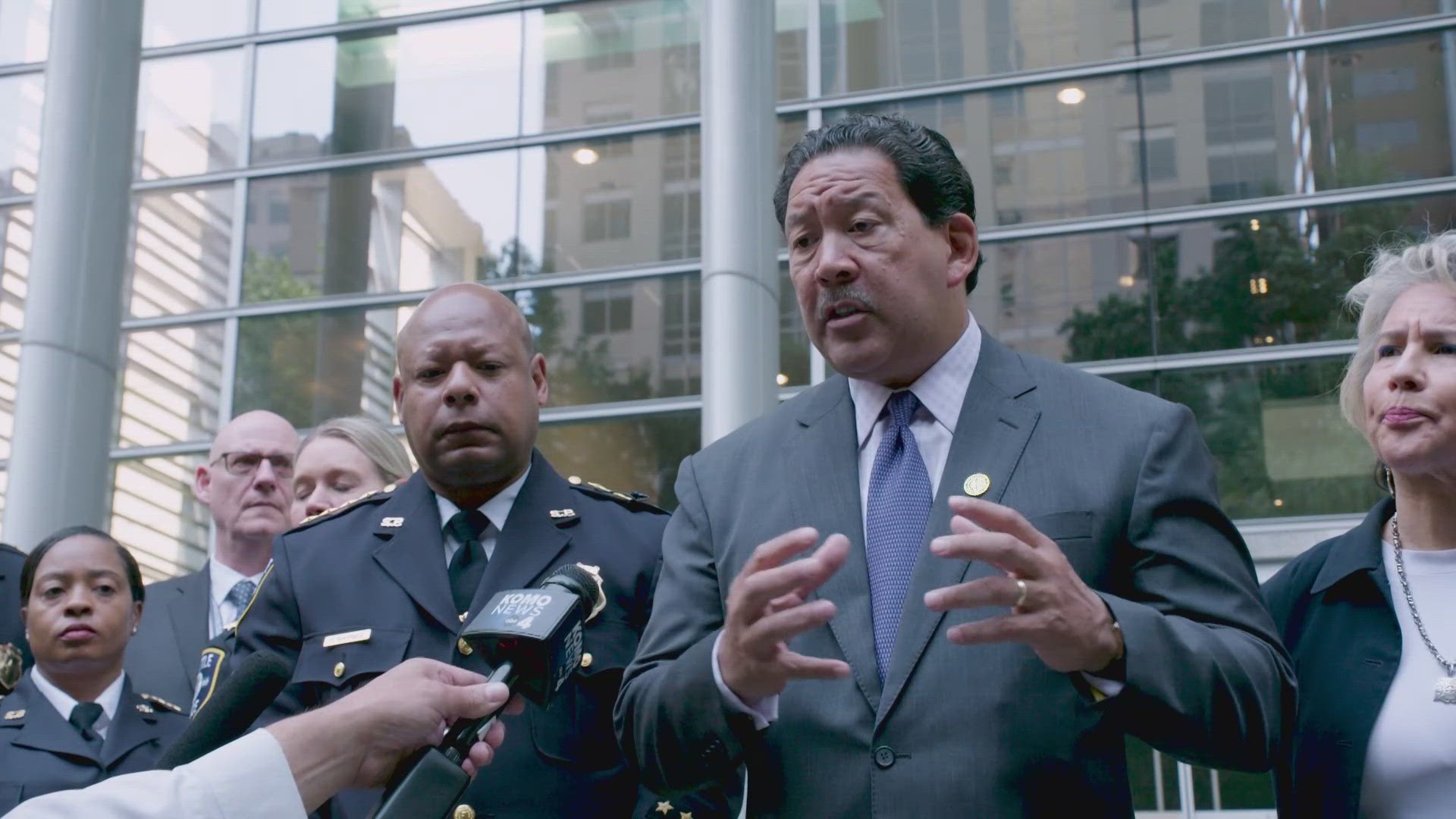 Judge grants motion to end federal oversight of Seattle police | king5.com