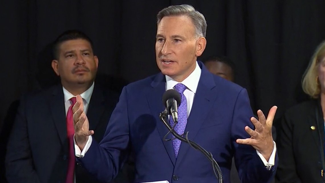 Incumbent Dow Constantine leads primary race for King County executive ...