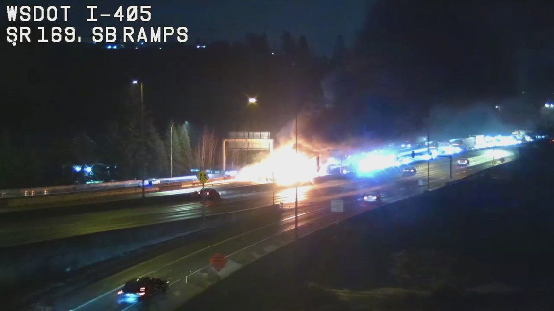 Semi-truck rollover crash and fire blocks I-405 N in Renton | king5.com