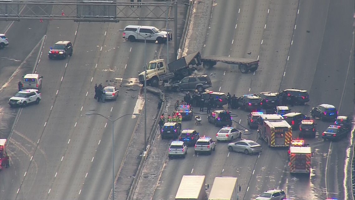 Freeway standoff causes big traffic delays in Lakewood | king5.com
