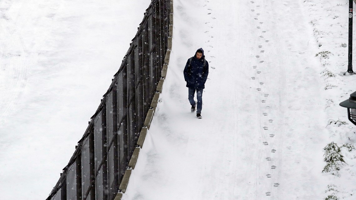 Sea-Tac snowfall breaks record set in 1949 | king5.com
