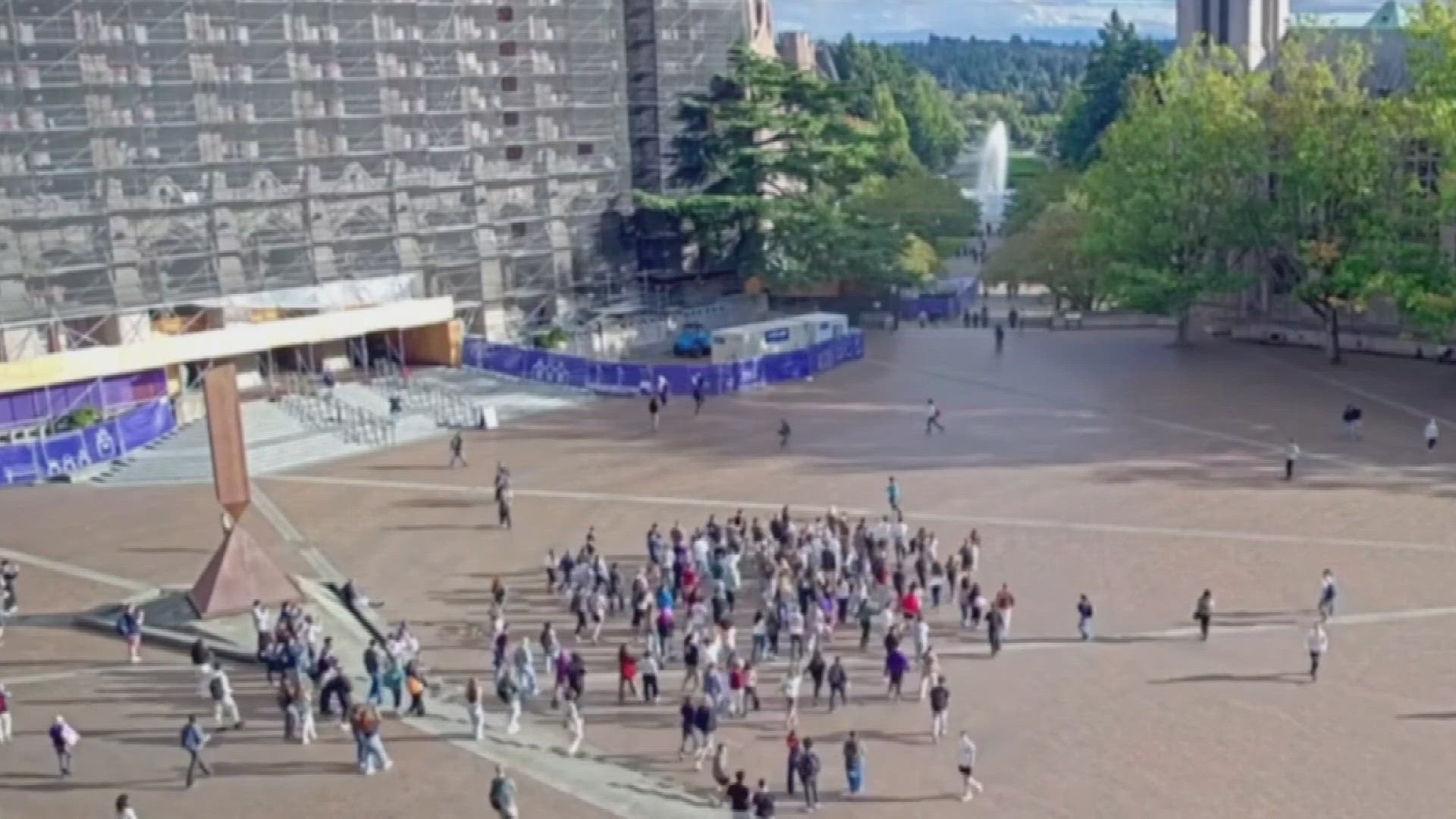 UW students confront man who disrupted lecture with Nazi salute | king5.com