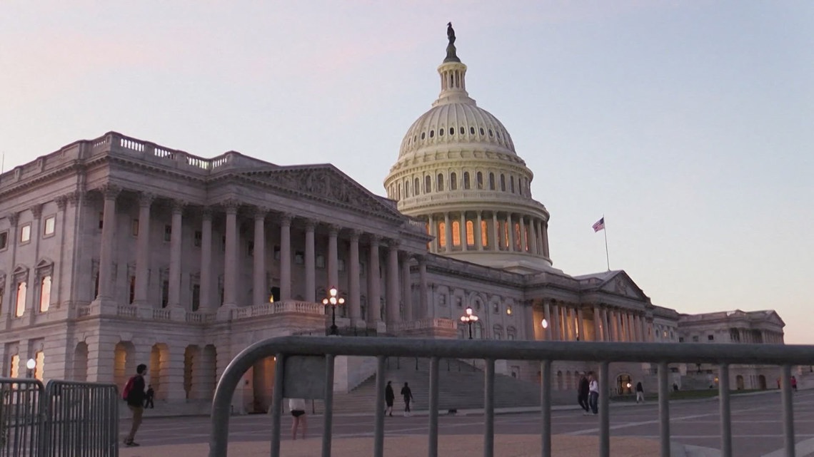 Local leaders react to continued government shutdown | king5.com