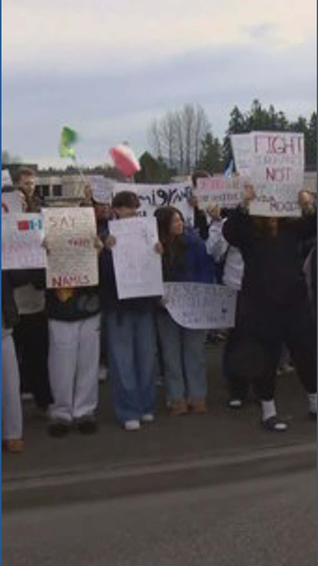 Local high school students stage anti-ICE protest | king5.com