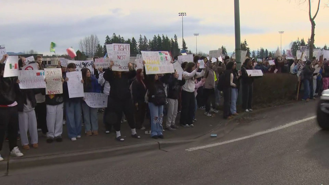 Local high school students stage anti-ICE protest | king5.com