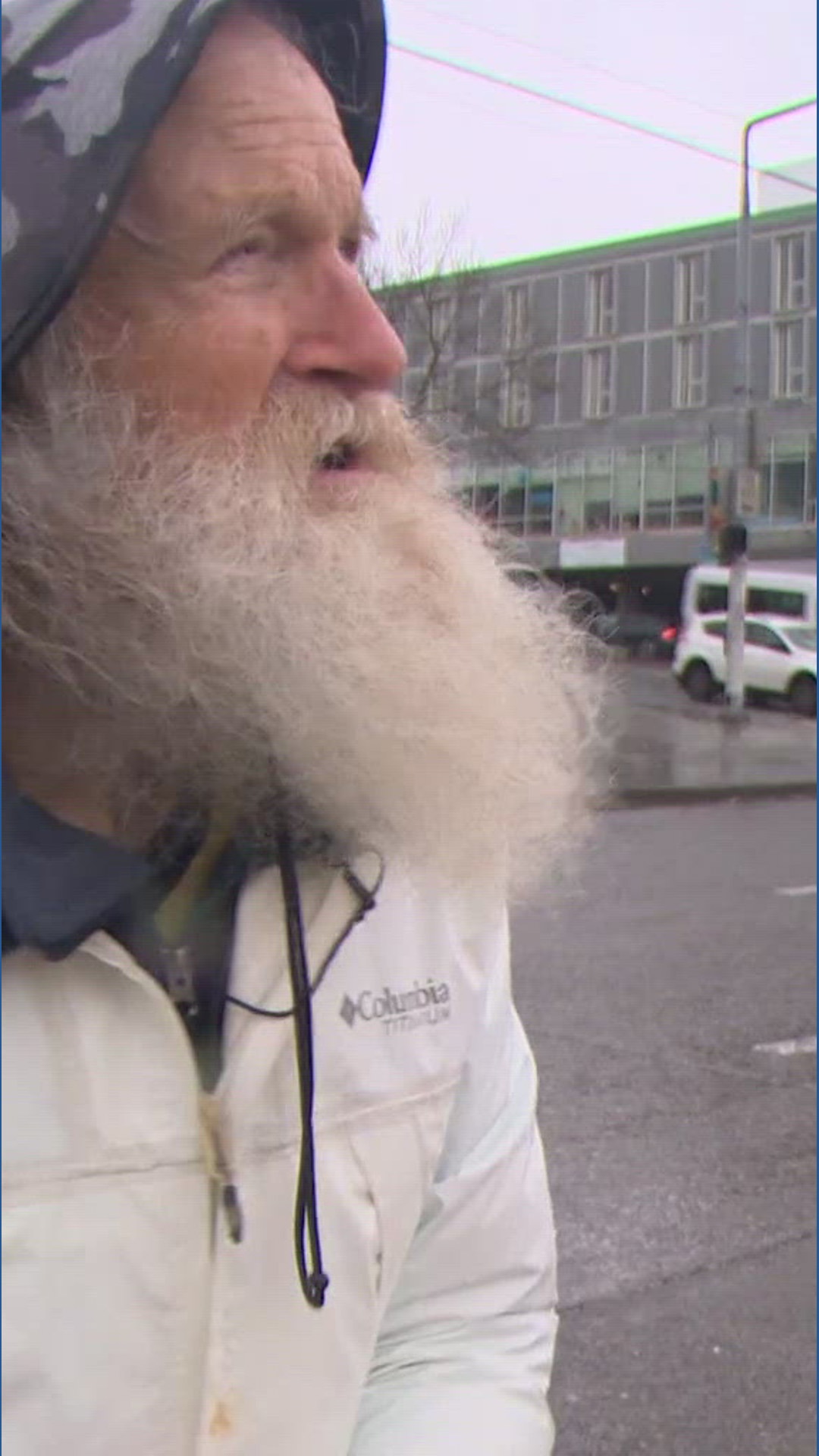 Seattle man panhandles for Ukraine | king5.com