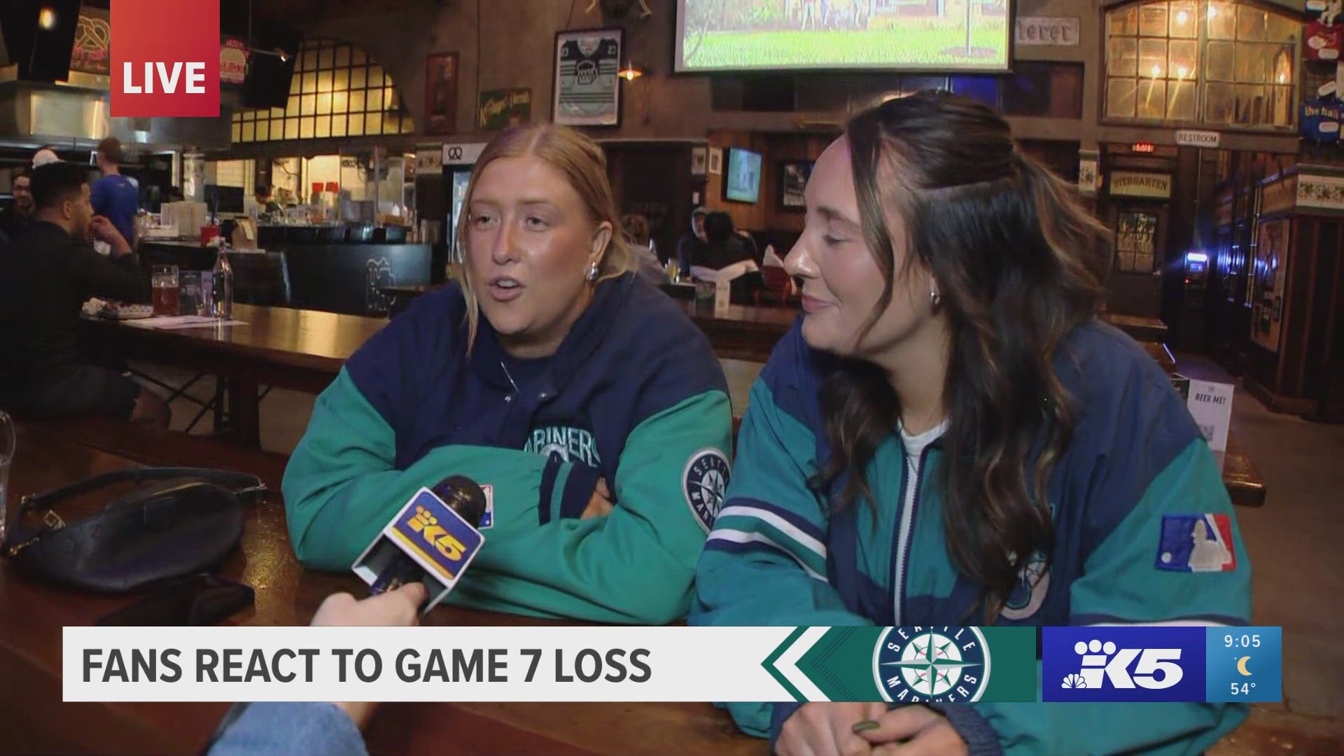 Fans in Seattle, Toronto react to Mariners' loss | king5.com
