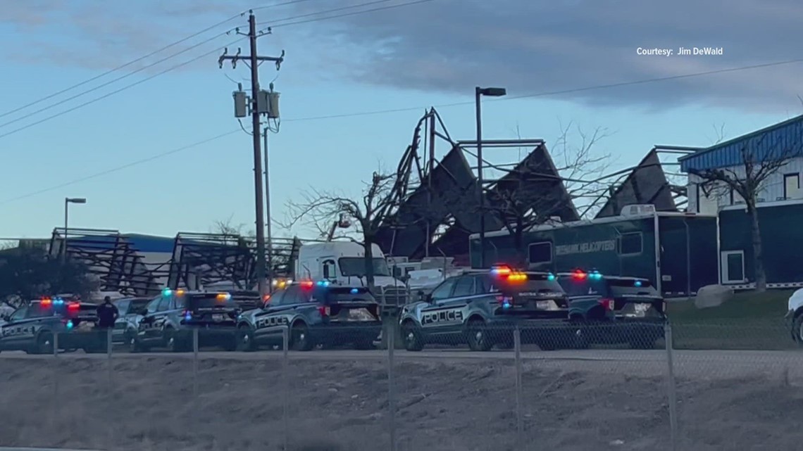 Hangar collapse kills three people at Boise airport | king5.com