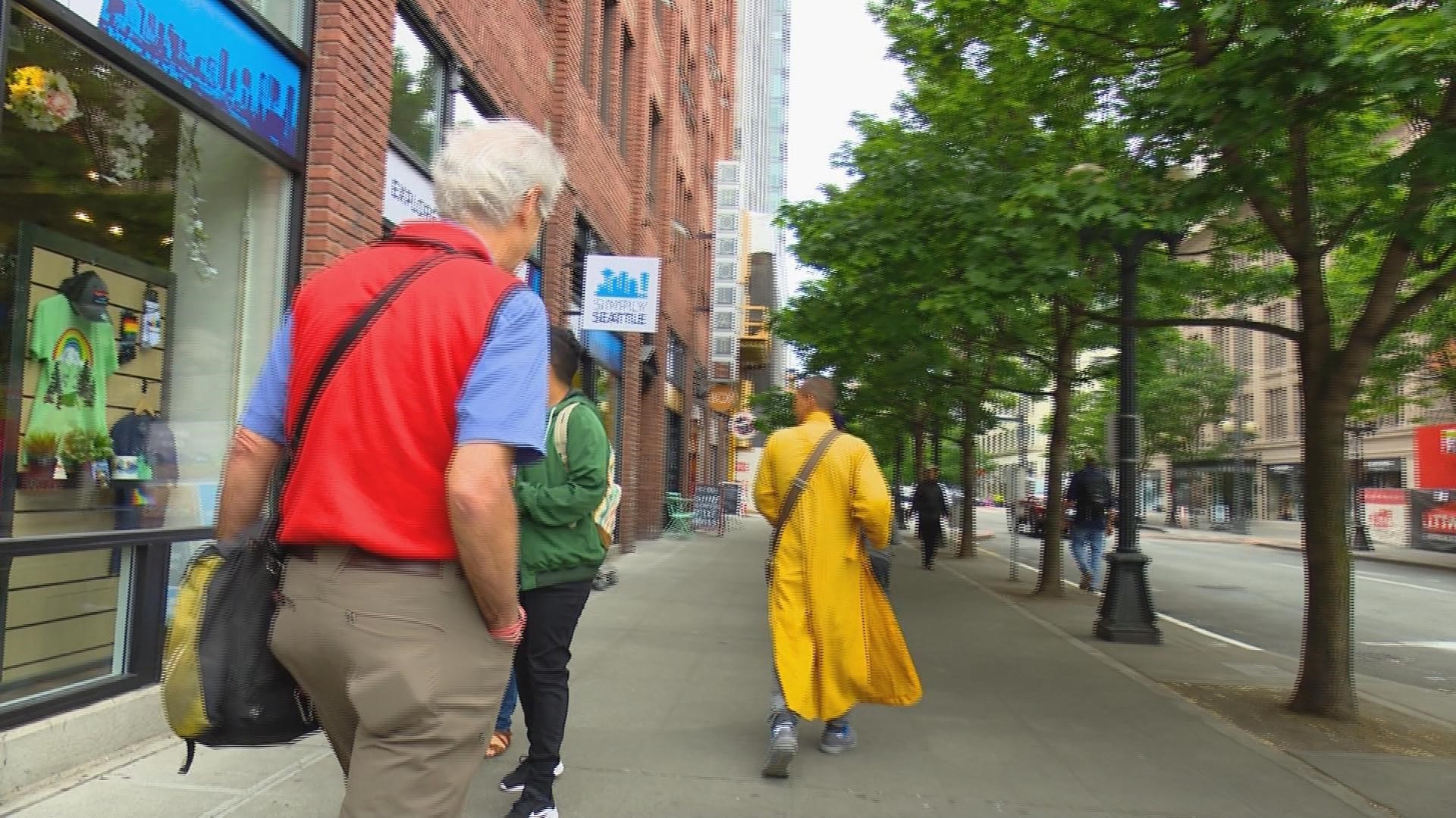 Seattle Buddhists concerned by panhandlers dressed as monks | king5.com