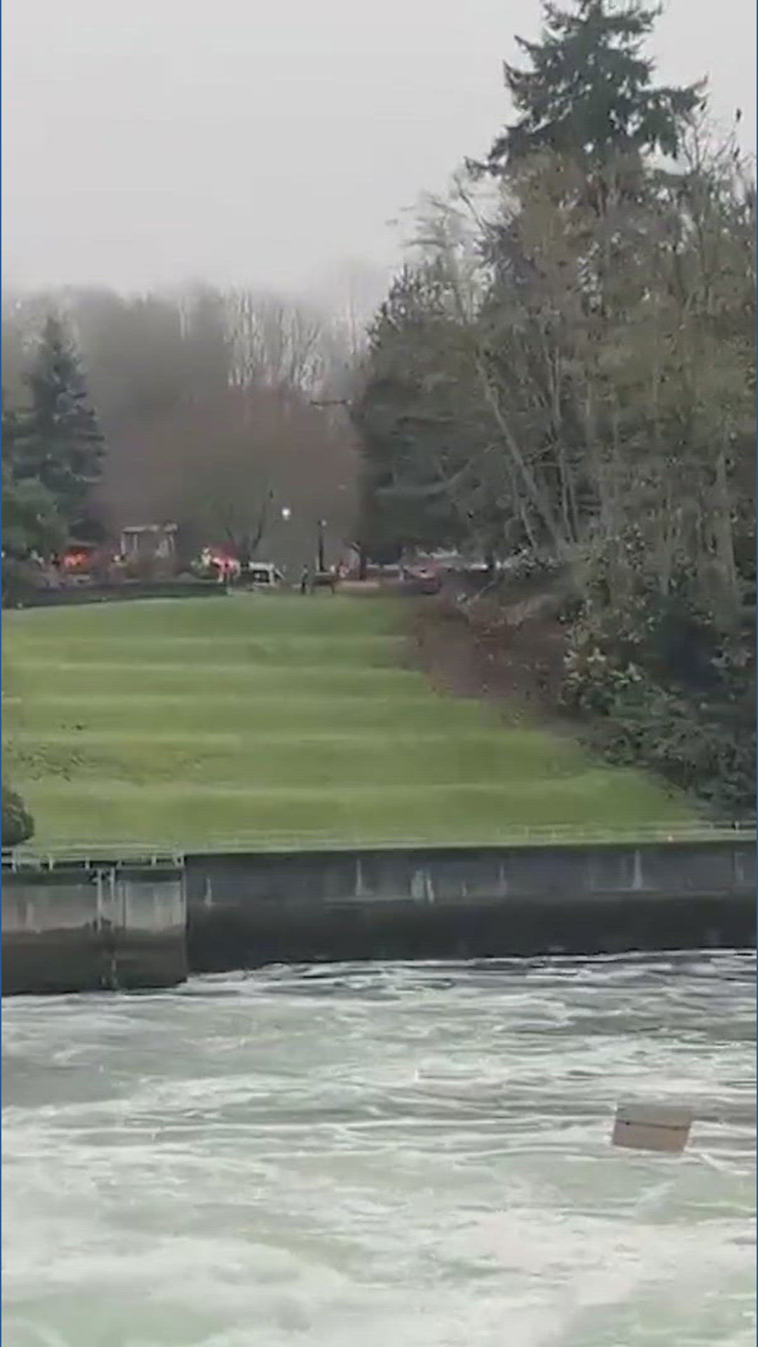 Kayaker dies after being pulled from water near Ballard Locks | king5.com