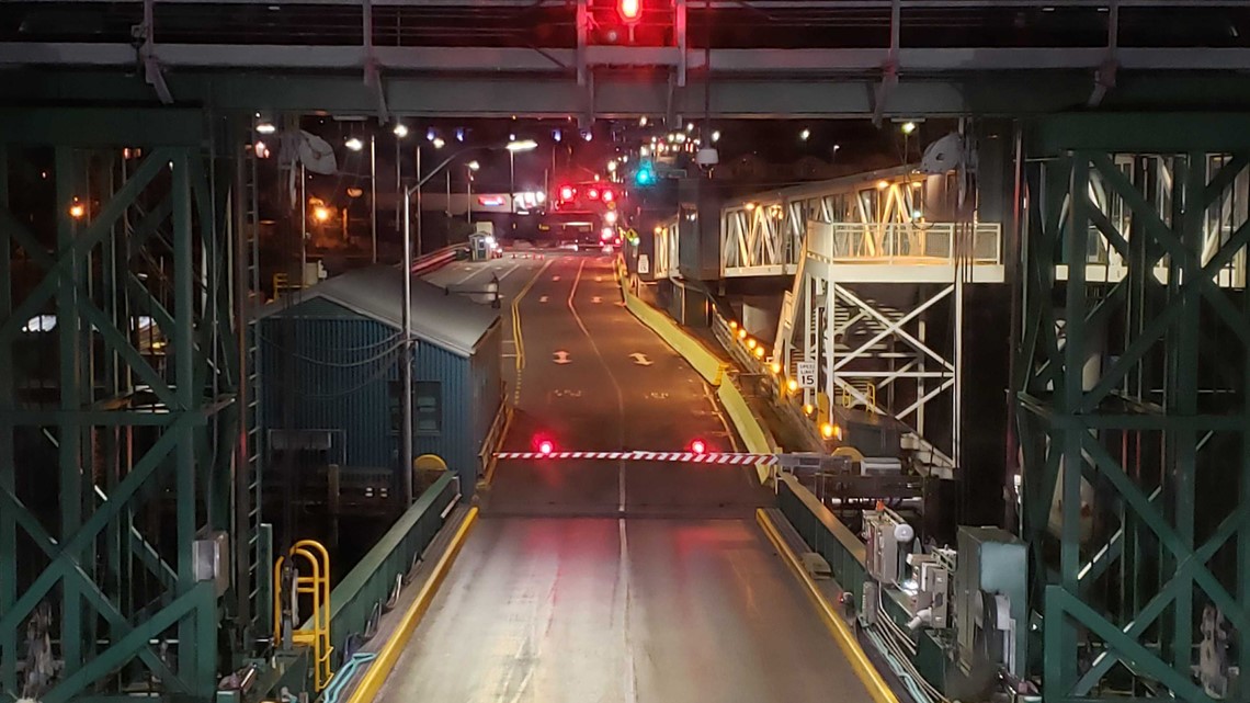 Edmonds-Kingston ferry back in service after train crash blocks ...