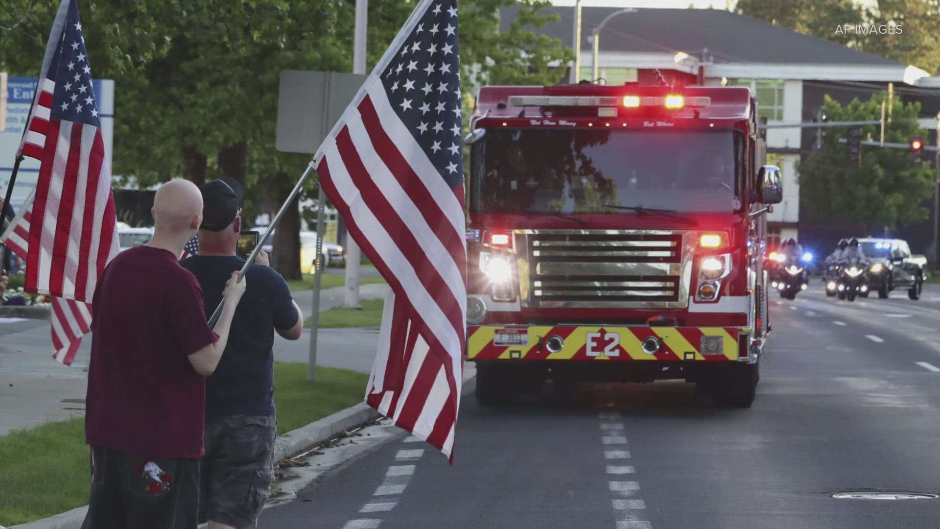 Community shows up to honor ambushed firefighters | king5.com
