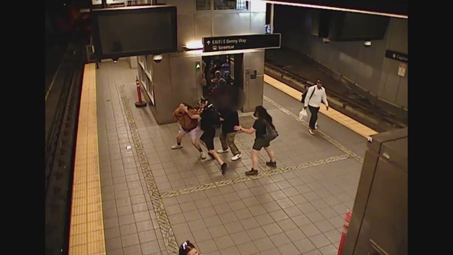 New video shows moments of fatal stabbing at Capitol Hill light rail station | king5.com