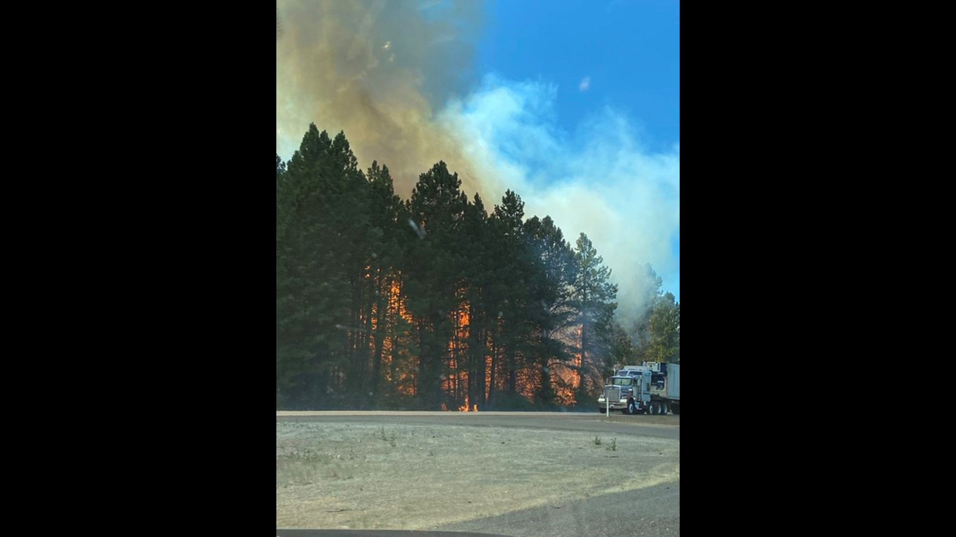 PHOTOS: Wildfire shuts down eastbound I-90 near Cle Elum | king5.com