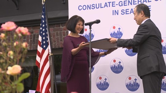 Grocery workers approve new union contract, increased wages | king5.com